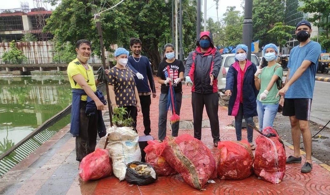Citizens get their hands dirty to clean up Mumbai’s Bandra Talao ...