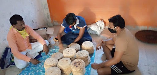 How residents of a low-income Mumbai settlement ensured food for their ...