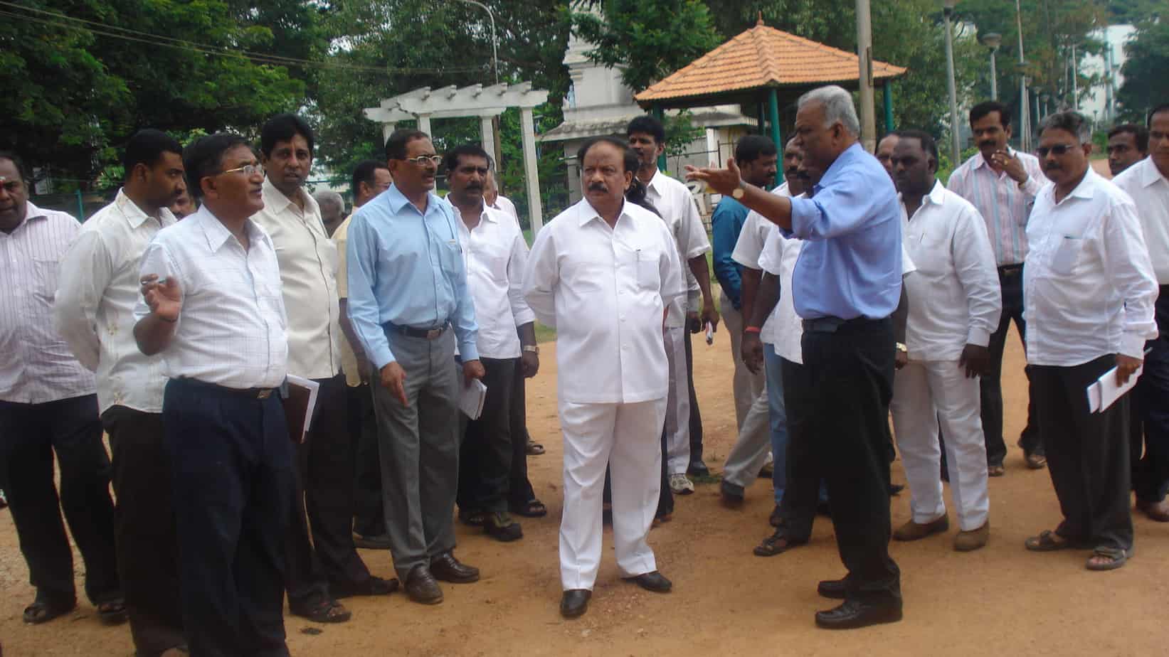 BBMP Commisioner visits lakes - Citizen Matters