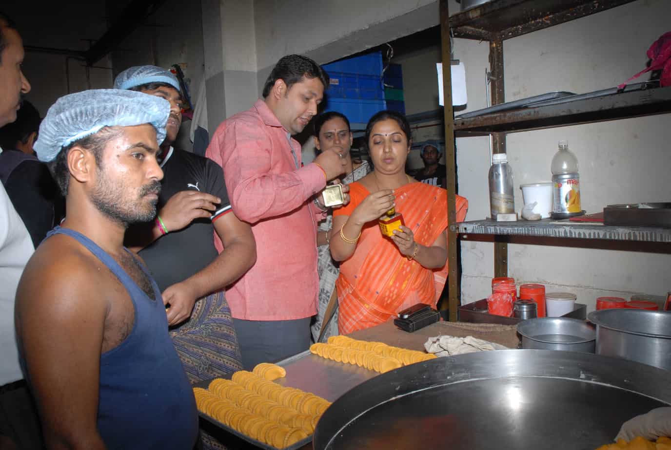 BBMP Health Officials inspect Kanti Sweets and Sita Ice-creams ...
